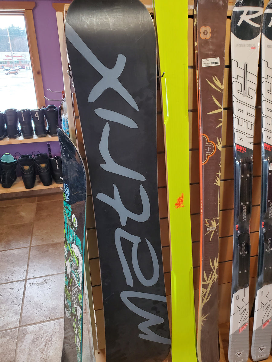 Demo Matrix Aura womens 150 snowboard deck | ExploreVI